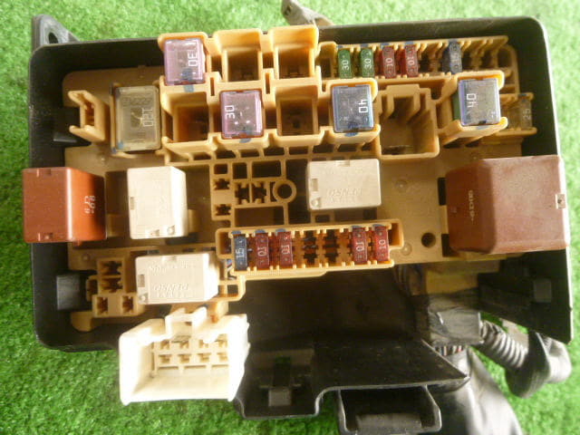 [Used]Fuse Box TOYOTA Allion 2002 UA-ZZT240 - BE FORWARD Auto Parts