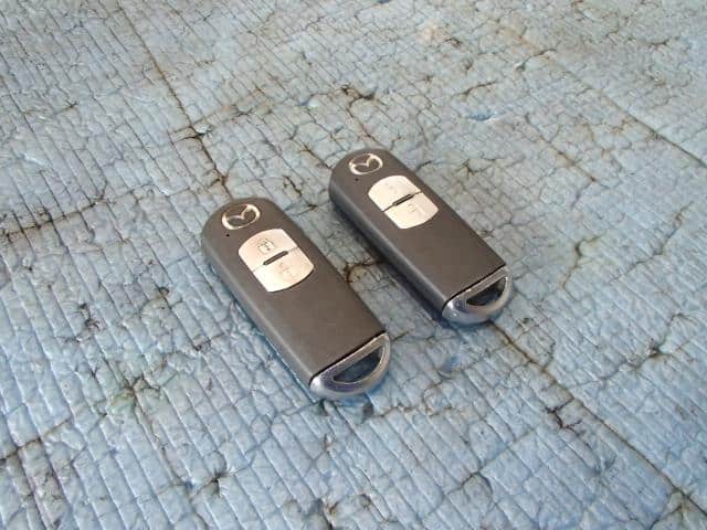 [Used]Keyless Entry Remote Control Key MAZDA Verisa 2006 DBA-DC5R - BE ...