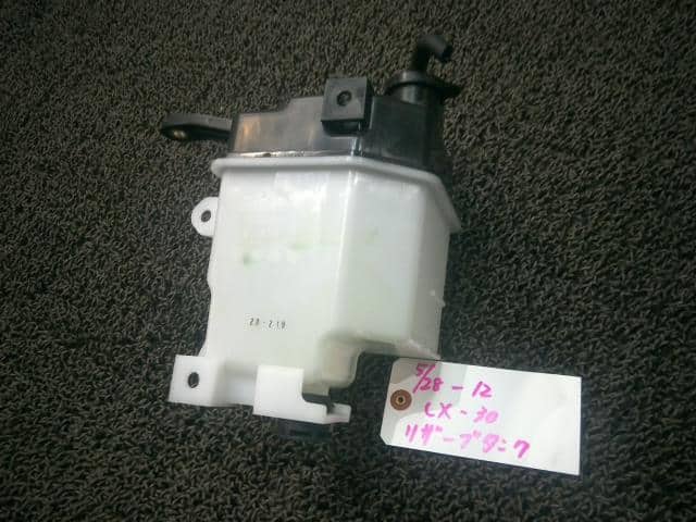 [Used]Coolant Tank MAZDA 2020 3DA-DM8P PAF115351 - BE FORWARD Auto Parts