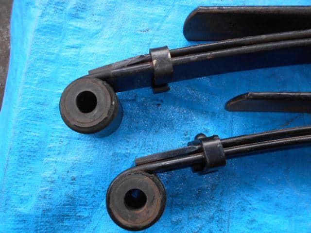 [Used]Rear Right Leaf Spring Assembly MITSUBISHI Canter 2000 KK-FD50AB ...