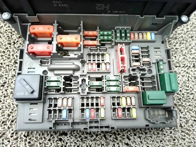 [Used]Fuse Box BMW X1 2011 ABA-VL18 61149119445 - BE FORWARD Auto Parts