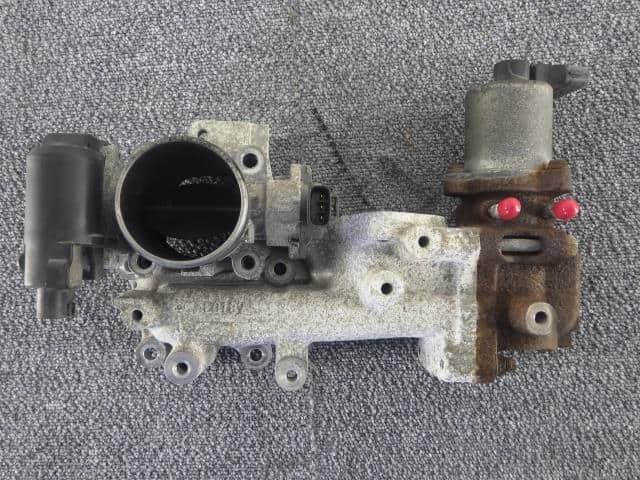[Used]Throttle Body HINO Dutro 2006 BDG-XZU308M 26100E0061 - BE FORWARD ...
