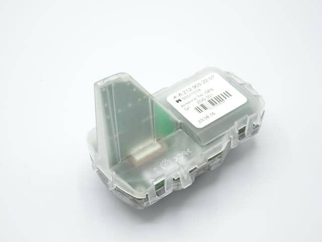 [Used]Antenna MERCEDES-BENZ 2017 DBA-117342 A2129052207 - BE FORWARD ...