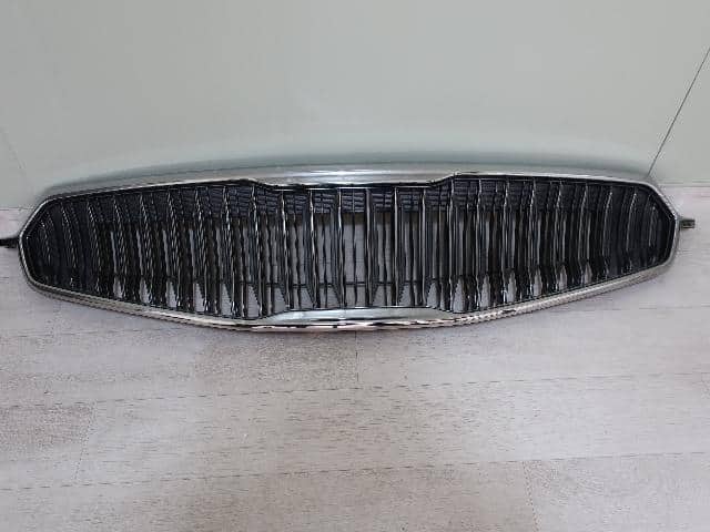 [Used] Radiator Grille KIA K7 2017 86511-P2000 - BE FORWARD Auto Parts