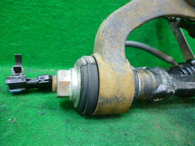 [Used]Front Right Upper Control Arm Mitsubishi Fuso 2012 TKG-FBA20 - BE ...