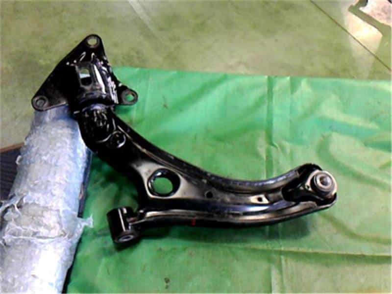 [Used]Front Right Lower Control Arm HONDA Fit 2013 DBA-GE6 - BE FORWARD ...