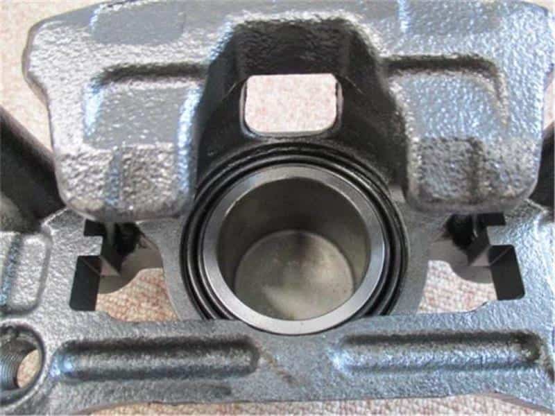 [Used]Front Right Brake Caliper MITSUBISHI Minicab Truck 2005 GBD-U62T ...
