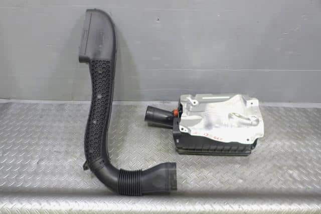[Used]Air Cleaner Assembly MERCEDES-BENZ 2016 DBA-253946C A2740901701 ...