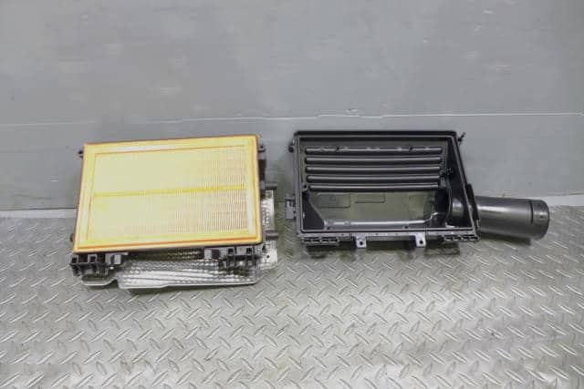 [Used]Air Cleaner Assembly MERCEDES-BENZ 2016 DBA-253946C A2740901701 ...
