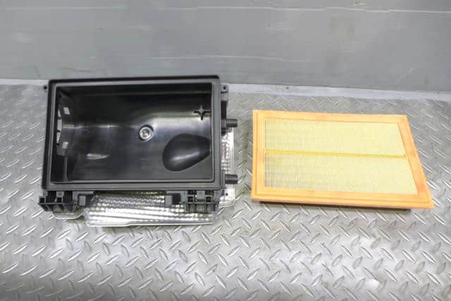 [Used]Air Cleaner Assembly MERCEDES-BENZ 2016 DBA-253946C A2740901701 ...