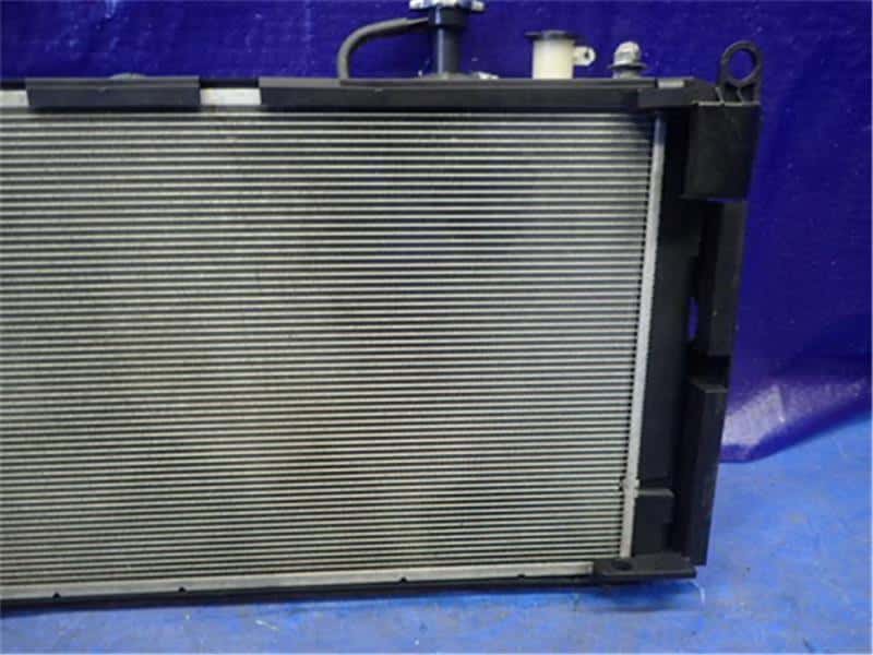 [Used]Radiator TOYOTA Aqua 2015 DAA-NHP10 1640021330 - BE FORWARD Auto ...