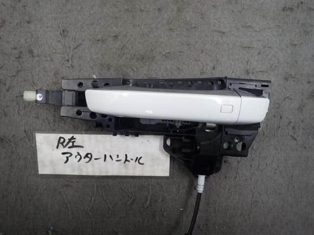 [Used]Audi A6 4GCHVS outer Handle 4H0837205B - BE FORWARD Auto Parts