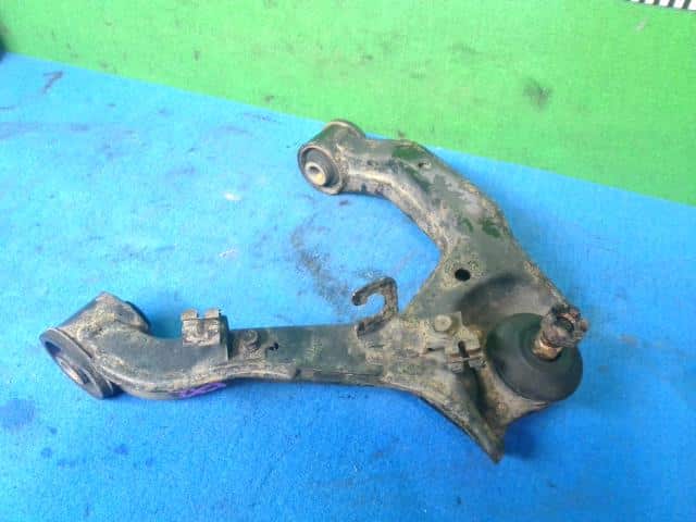 [Used]Front Right Upper Control Arm MITSUBISHI Pajero 2011 LDA-V98W ...