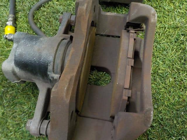[Used]Front Right Caliper MITSUBISHI Canter 2011 SKG-FEB80 - BE FORWARD ...