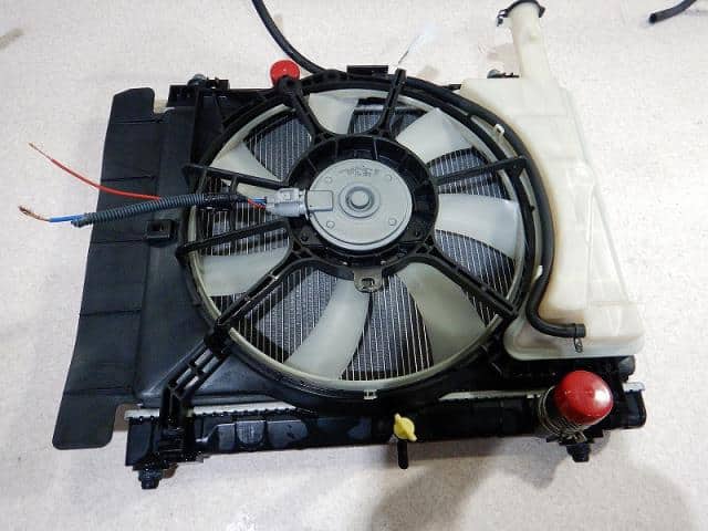 [Used]Radiator TOYOTA Porte 2014 DBA-NCP141 1640021270 - BE FORWARD ...