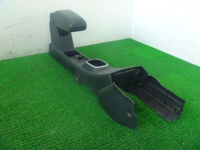 [Used]Console Box NISSAN Tiida 2005 DBA-C11 - BE FORWARD Auto Parts