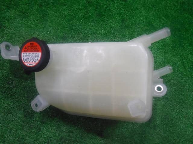 [Used]Coolant Tank TOYOTA Prius 2015 DAA-ZVW30 1648028080 - BE FORWARD ...