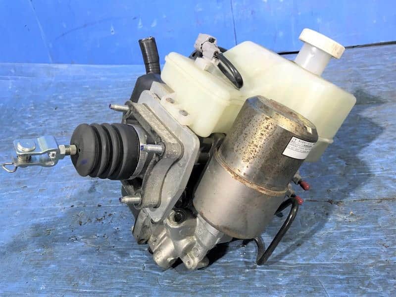 [Used]Brake Master Cylinder MITSUBISHI Pajero 2007 CBA-V97W MR569728 ...