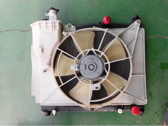 [Used]Radiator TOYOTA Sienta 2003 UA-NCP81G - BE FORWARD Auto Parts
