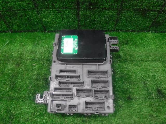 [Used]Fuse Box HONDA Life 2004 CBA-JB6 38200SFA931 - BE FORWARD Auto Parts