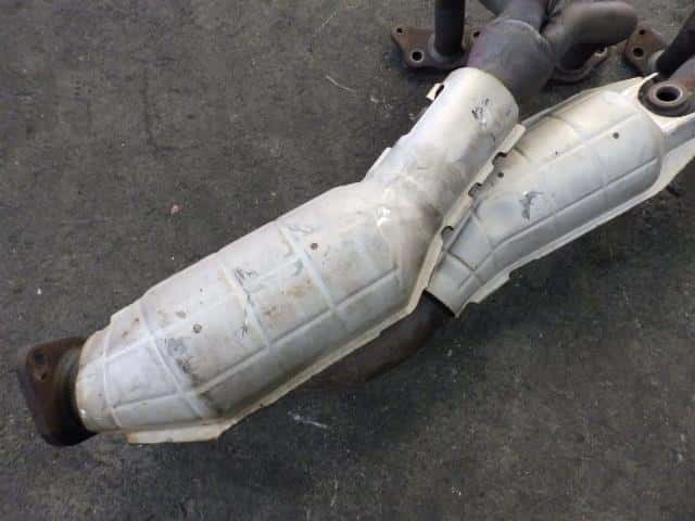 [Used]Exhaust Manifold TOYOTA Altezza 1999 GF-GXE10 1714070010 - BE ...