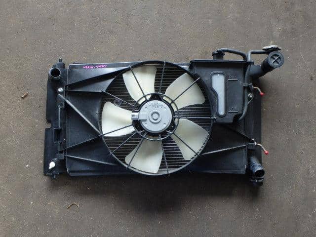 [Used]Radiator TOYOTA Corolla Runx 2005 DBA-NZE121 1640021160 - BE ...