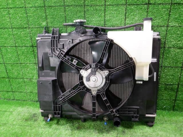[Used]Radiator NISSAN Wingroad 2006 DBA-JY12 21460ED100 - BE FORWARD ...