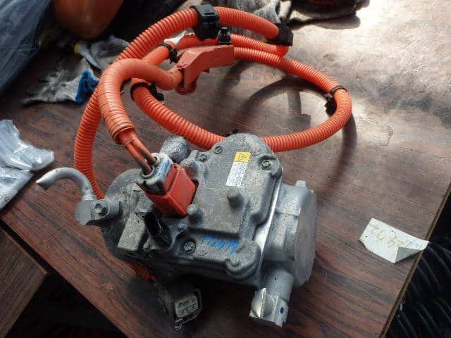 [Used]A/C Compressor TOYOTA Alphard 2015 DAA-AYH30W 8837058020 - BE ...