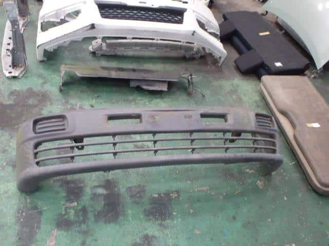 [Used]Front Bumper MITSUBISHI Libero 1998 R-CB2V MR241631 - BE FORWARD ...