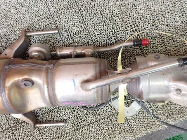 [Used]Front Exhaust Pipe TOYOTA Prius 2013 DLA-ZVW35 1741037300 - BE ...