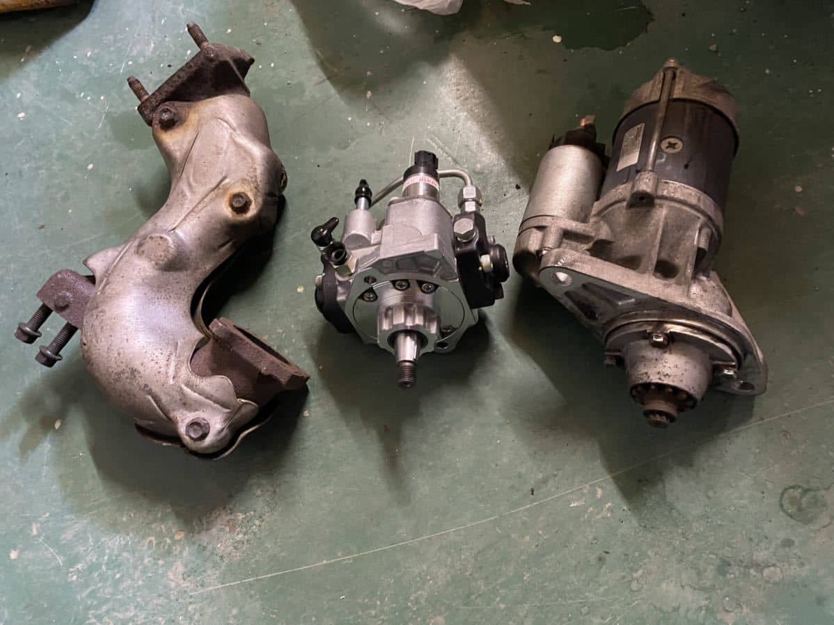 [Used]The elf Engine body - BE FORWARD Auto Parts