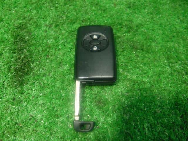[Used]Keyless Entry Remote Control Key TOYOTA Corolla Fielder 2010 DBA ...