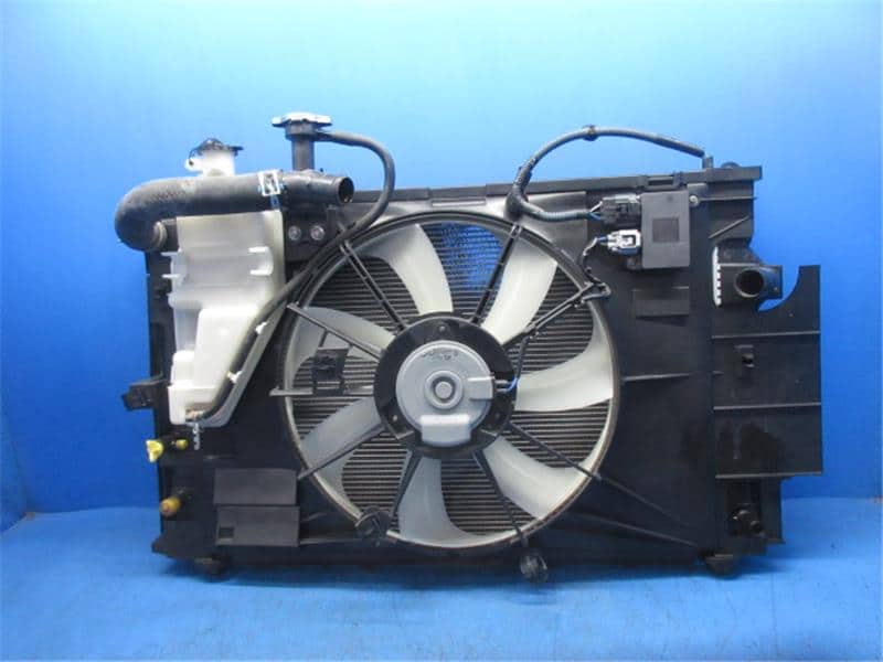 [Used]Radiator TOYOTA Corolla Fielder 2013 DAA-NKE165G 1640021330 - BE ...