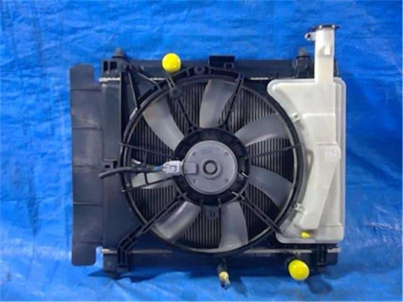 [Used]Radiator TOYOTA Probox Van 2016 DBE-NCP160V 1640021381 - BE ...