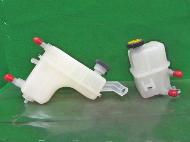 [Used]Coolant Tank TOYOTA Prius 2011 DAA-ZVW30 1648028080 - BE FORWARD ...