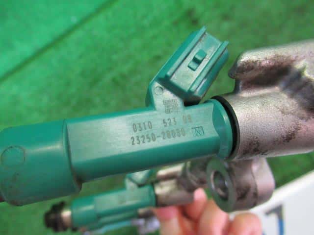 [Used]Injector TOYOTA Harrier 2005 CBA-ACU35W 2320928080 - BE FORWARD ...