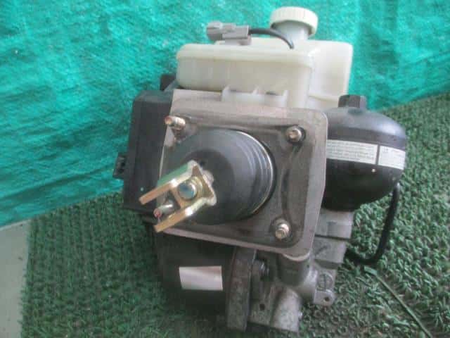 [Used]Brake Master Cylinder MITSUBISHI Pajero 1999 GH-V75W MR977461 ...