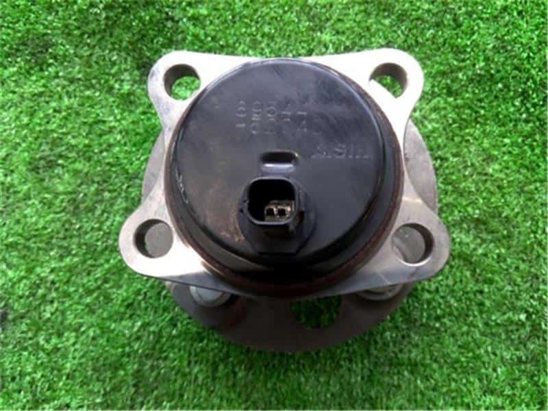 [Used]Rear Left Knuckle Hub Assembly TOYOTA Vitz 2010 DBA-SCP90 ...