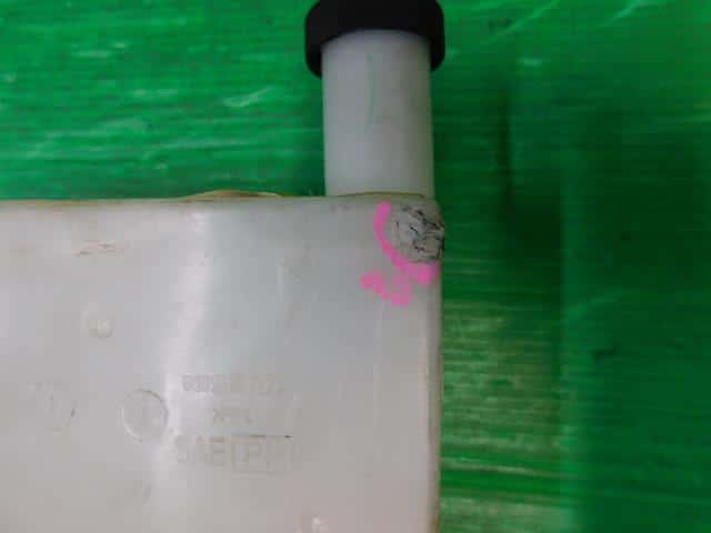 [Used]Coolant Tank NISSAN JUKE 2013 DBA-YF15 217101FA0A - BE FORWARD ...