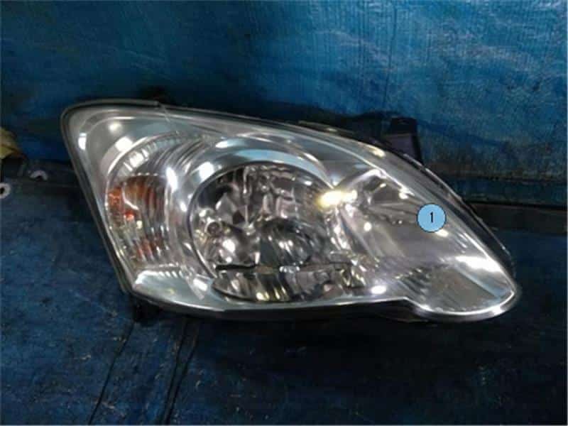 [Used]Right Headlight TOYOTA Corolla Runx 2005 DBA-NZE121 - BE FORWARD ...