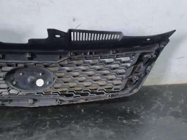 [Used] Radiator Grille KIA Cerato 2009 863501M010 - BE FORWARD Auto Parts
