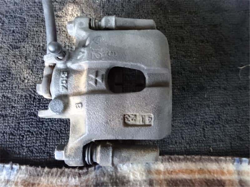 [Used]Front Right Brake Caliper MITSUBISHI Minicab Truck 2004 LE-U62T ...