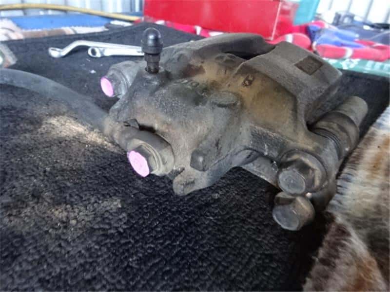 [Used]Front Right Brake Caliper MITSUBISHI Minicab Truck 2004 LE-U62T ...