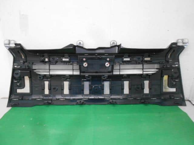 [Used]Radiator Grille TOYOTA Hiace 2017 CBF-TRH200V 5311226110 - BE ...