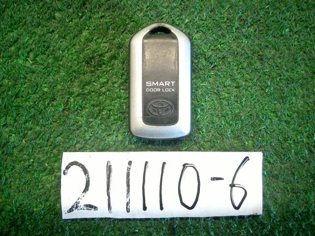 [Used]Keyless Entry Remote Control Key TOYOTA Isis 2004 CBA-ANM15W - BE ...