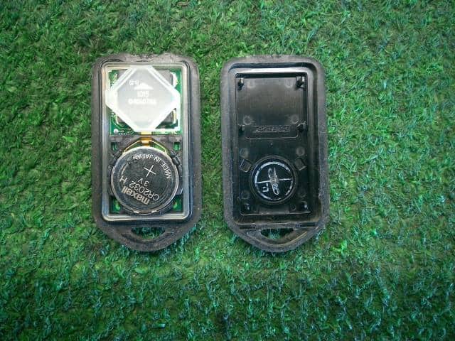 [Used]Keyless Entry Remote Control Key TOYOTA Isis 2004 CBA-ANM15W - BE ...