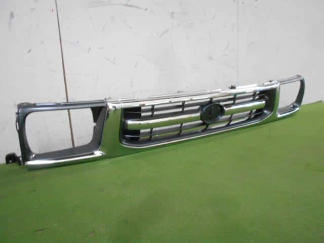 [Used]Radiator Grille TOYOTA Hilux 1997 KF-LN147 5311135380 - BE ...