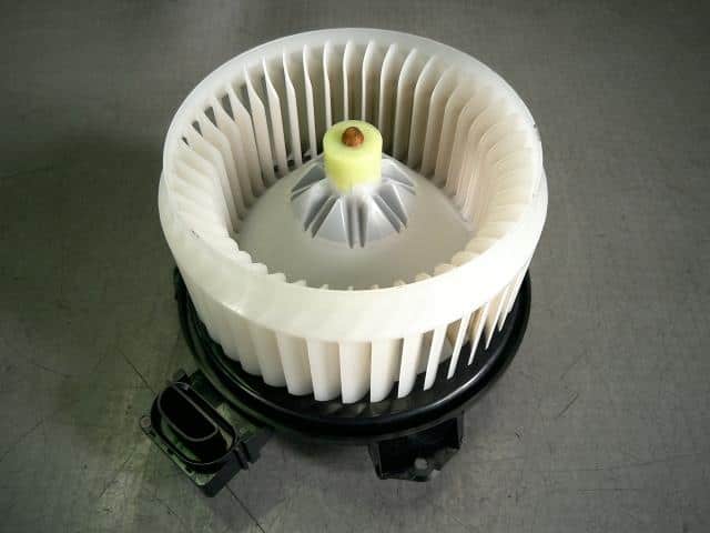 [Used]Blower Motor TOYOTA Vitz 2015 DBA-KSP130 8710352121 - BE FORWARD ...
