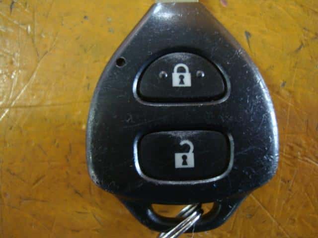 [Used]Keyless Entry Remote Control Key TOYOTA Vitz 2008 DBA-KSP90 - BE ...