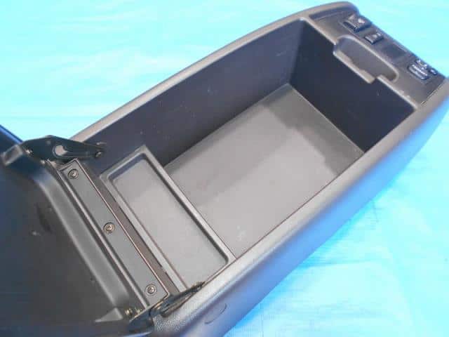 [Used]Console Box TOYOTA Hiace 1999 KH-KZH106W 5881126040E0 - BE ...